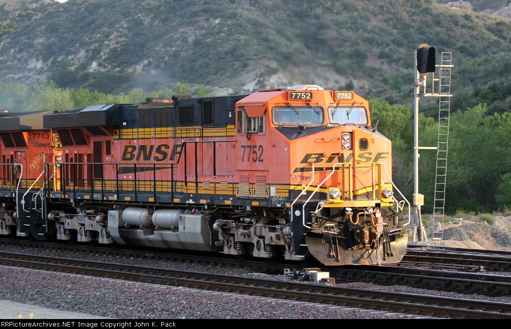 BNSF 7752